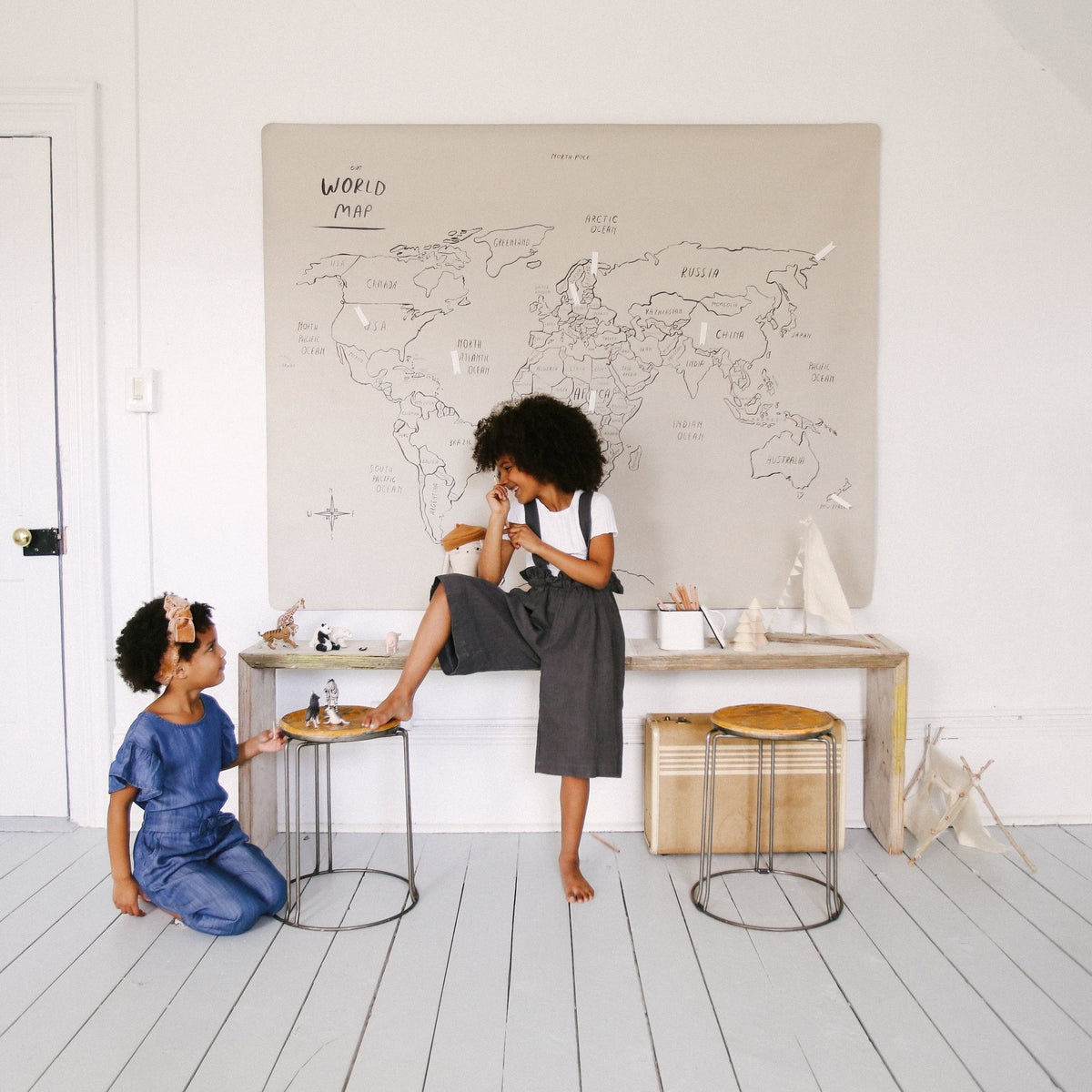 How to Hang Your World Map – Gathre